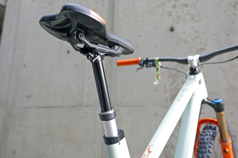 BikeYoke First Looks: Revive Wireless Dropper Post, plus New Pedals ...