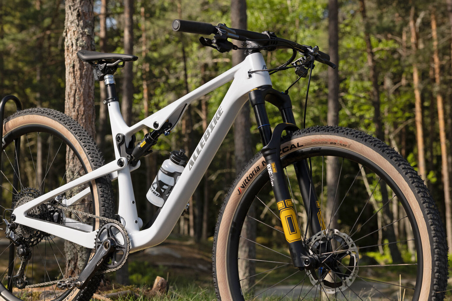 Öhlins XC Race-Ready Suspension: 3 RXC34 Forks & 2 TXCAir Shocks hit ...