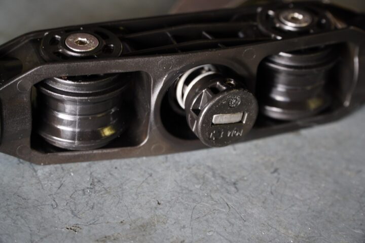 Hang, Slide & Rotate Bikes Effortlessly with the Stashed SpaceRail Bike ...