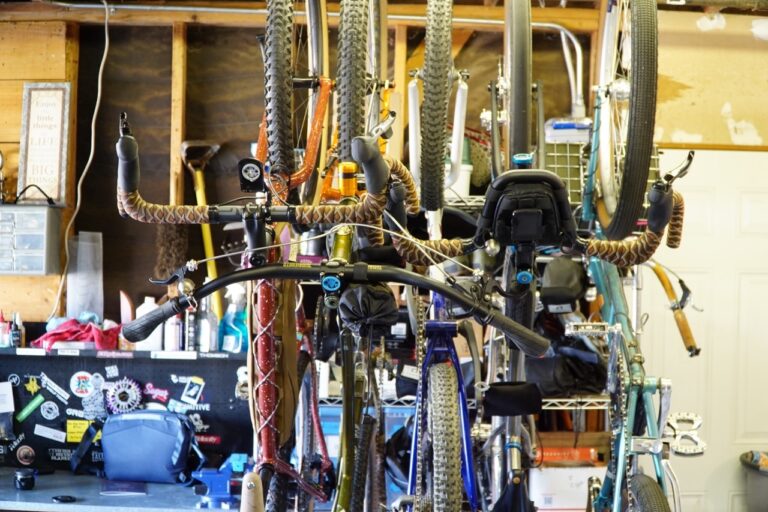 Hang, Slide & Rotate Bikes Effortlessly with the Stashed SpaceRail Bike ...