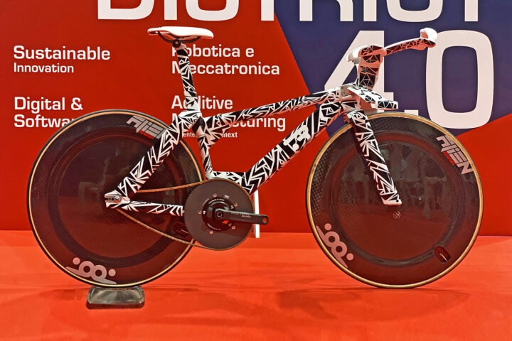 TRed Innovates 3D-printed Alloy X23 Track Bike Prototype with Rider ...