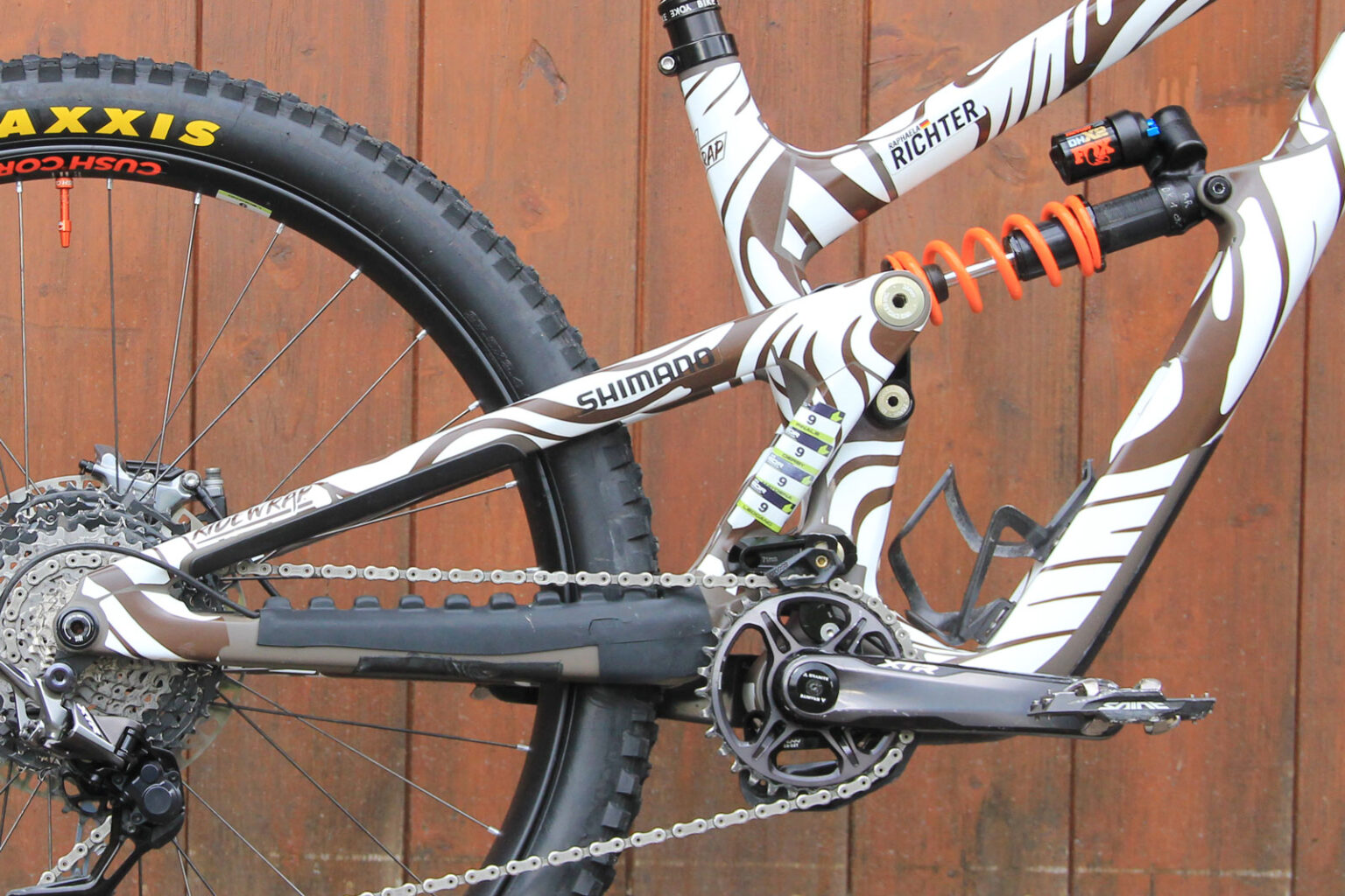 Pro Bike Check: Raphaela Richter's Ibis HD6 Enduro Race Bike - Bikerumor