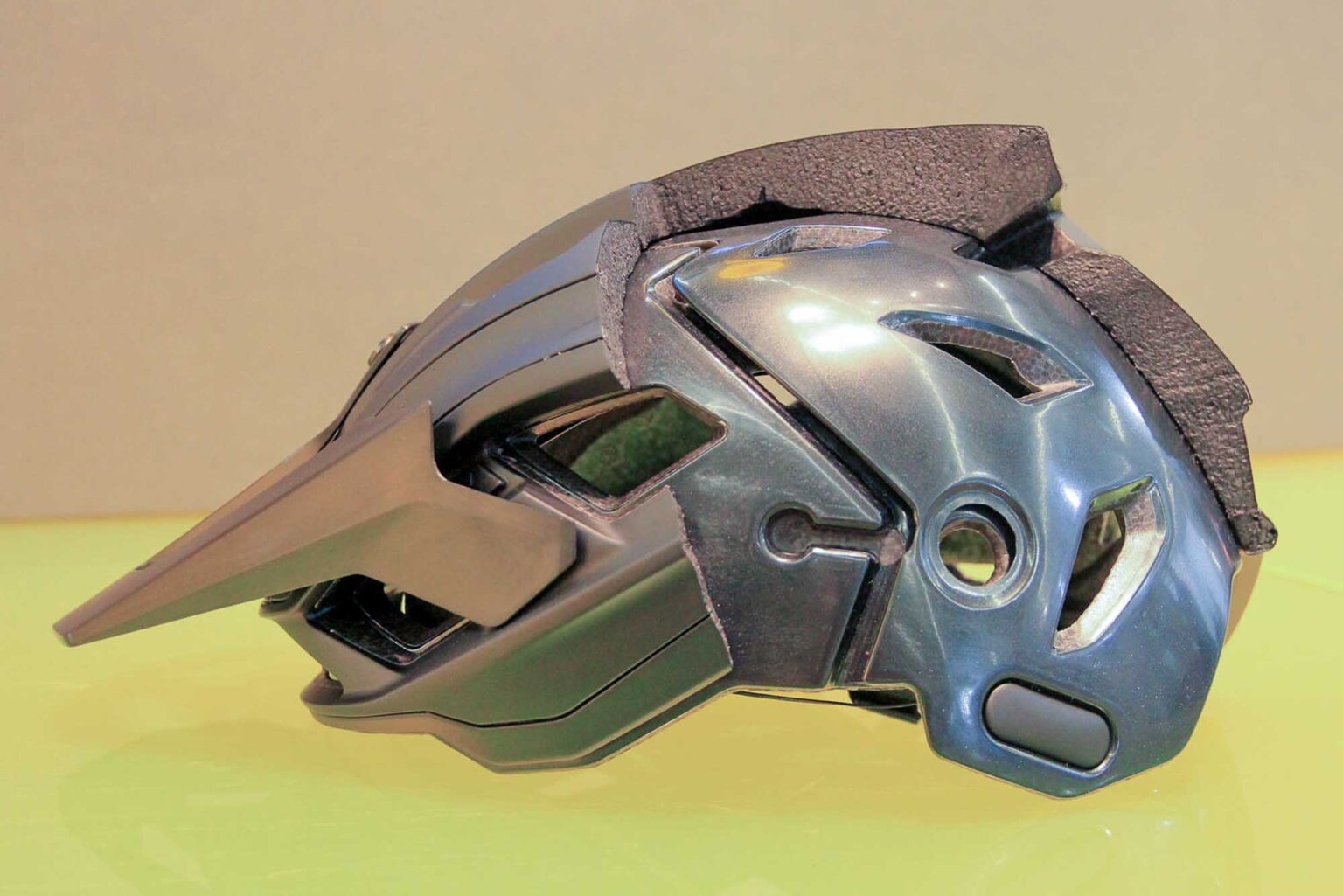 Fox Speedframe RS Helmet Gets Exclusive Use of MIPS Integra Split ...