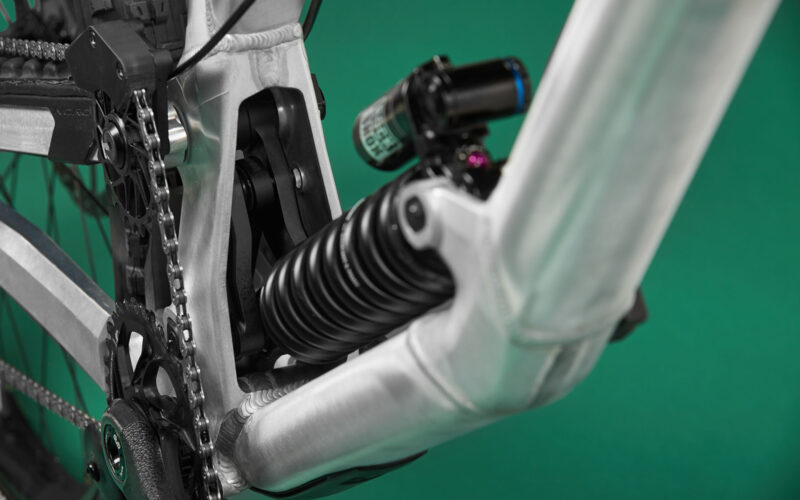 Updated: Norco Factory Team is Testing a Prototype High-Pivot DH Bike ...