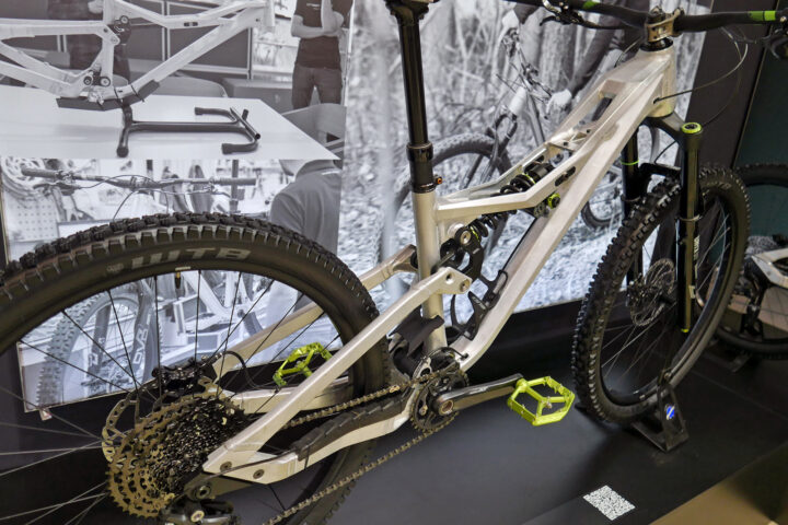 Rock Machine Whizz modular alloy enduro all-mountain bike goes big: 140 ...