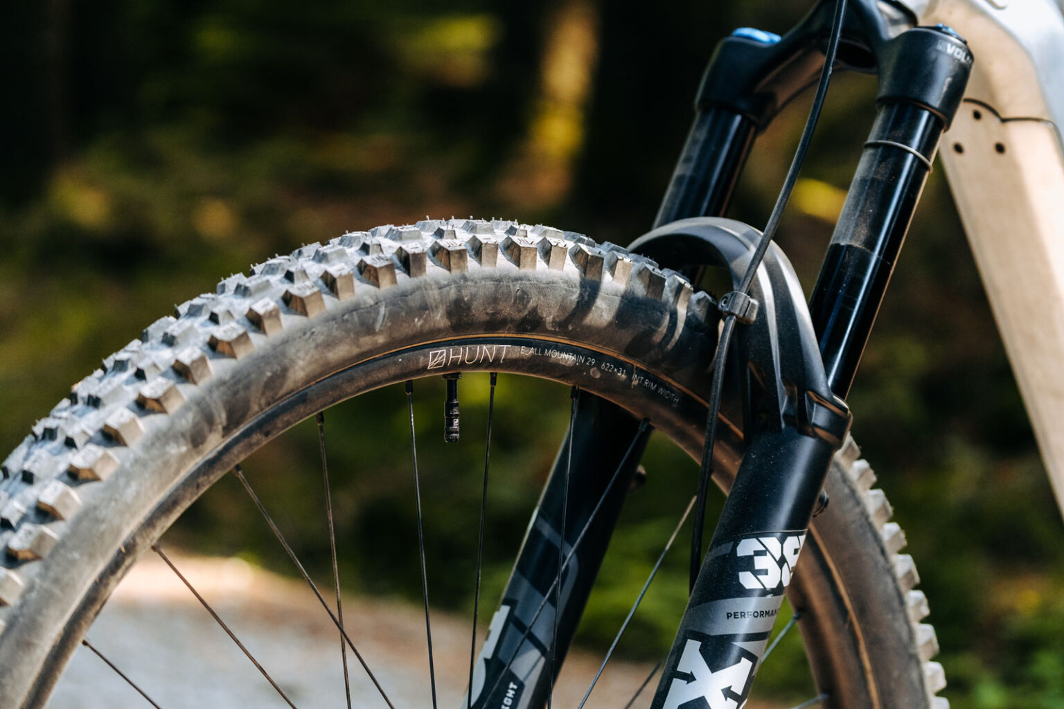 Privateer e161 is a New Well-Priced Enduro eBike - Bikerumor