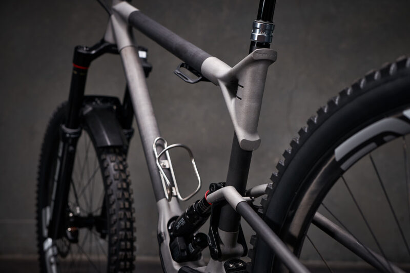 Viral Optimist is a Wild Carbon & Ti Linkage-Driven Single Pivot 160mm ...