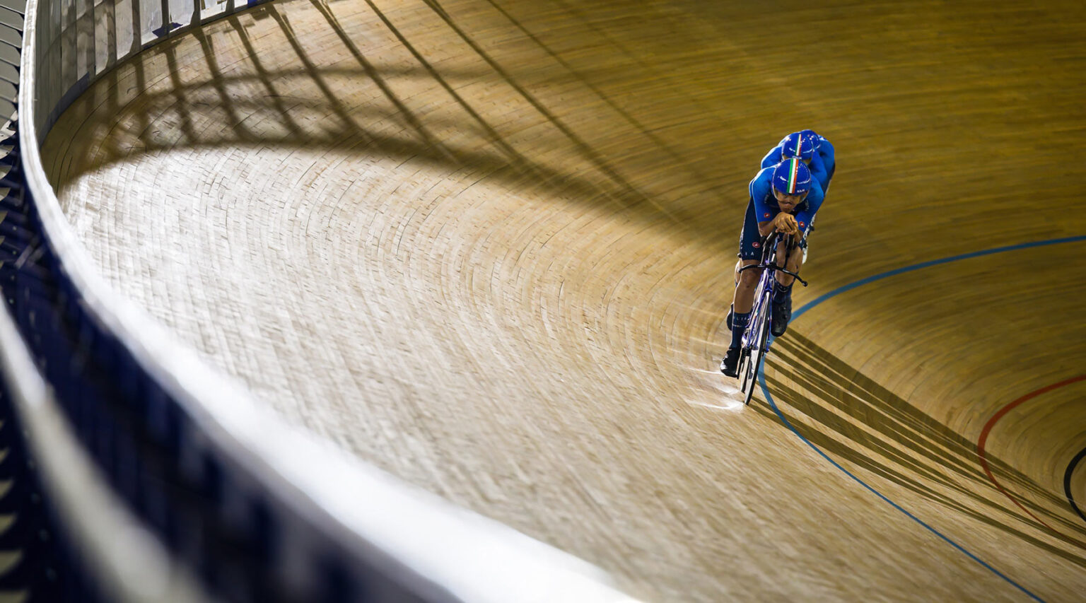 Campagnolo Ghibli 0.9 is Tubeless! Fastest-Ever Campy Track Disc Wheel ...