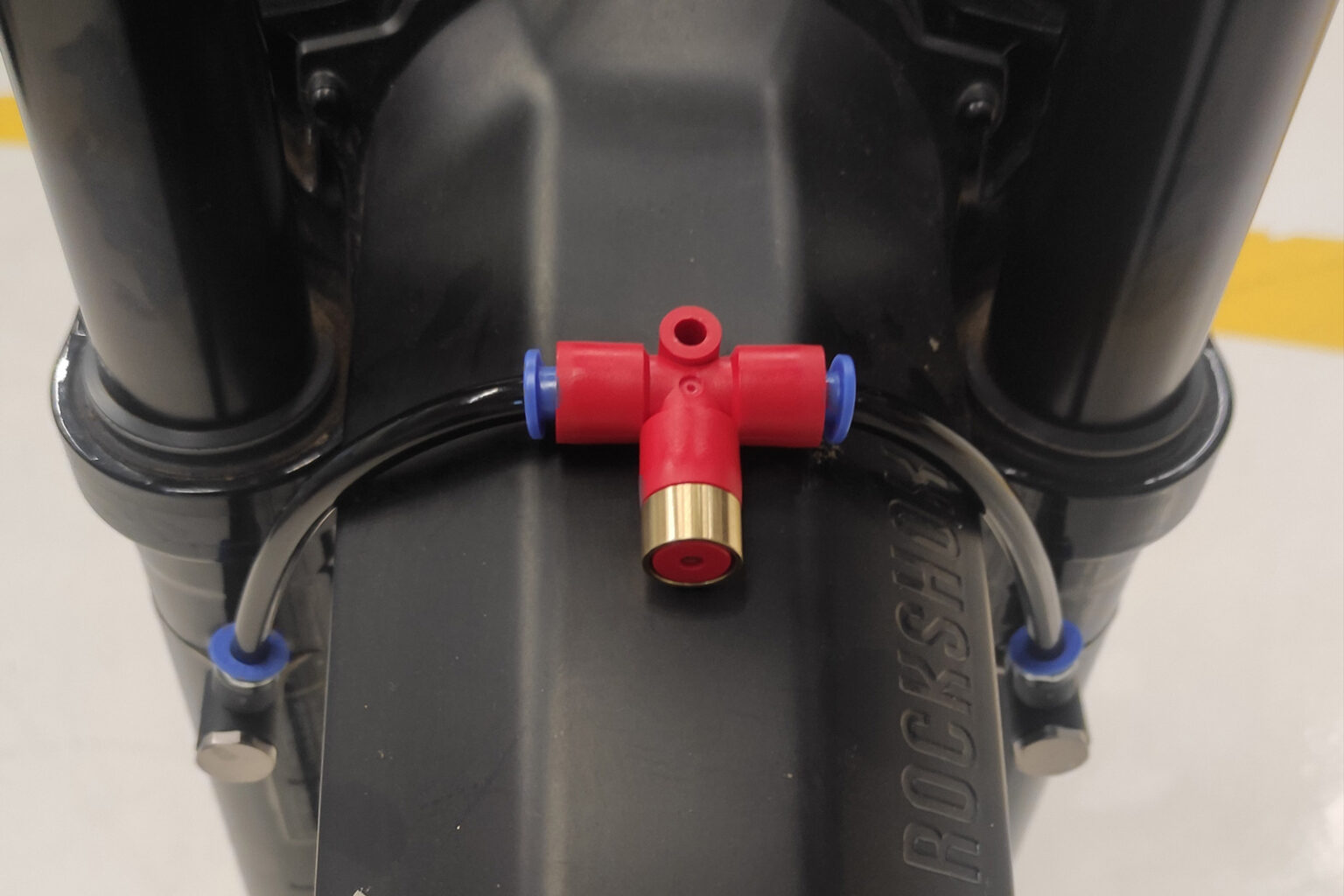 EverFlow AirLink Boosts Fork Leg Volume for Easier Access to Full ...