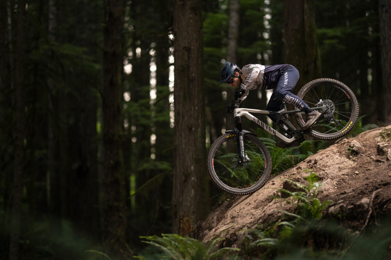 RockShox Vivid Air Shock Launches with Position-Sensitive TouchDown ...