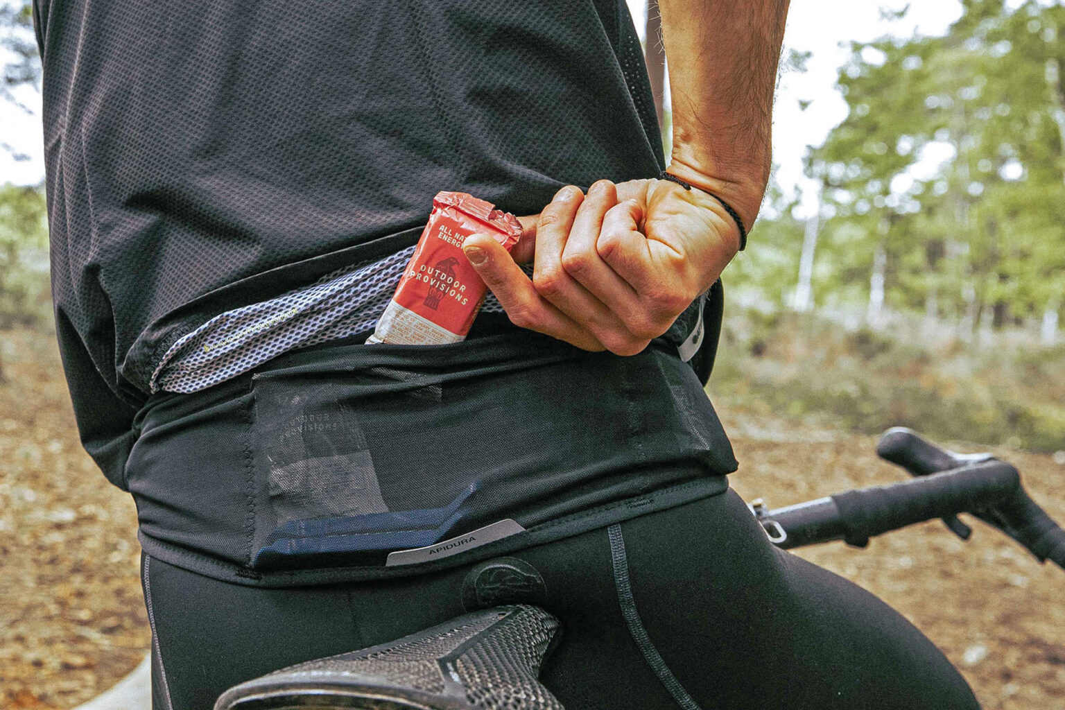 Tiny Apidura Expedition Waist Belt Adds Jersey Pockets to Any Riding ...