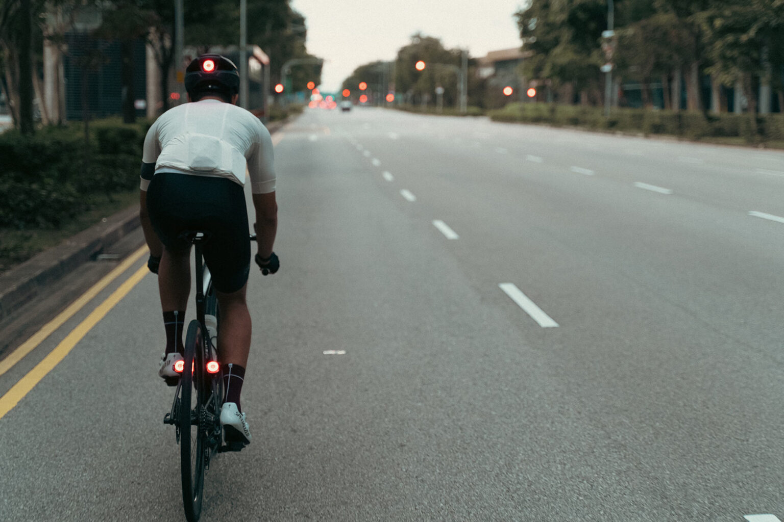 Lumos Ultra Fly Helmet Lights Synchronize w/ Bike Blinkies - Bikerumor