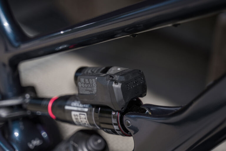 YT Capra Uncaged 12 Goes Auto-Pilot with RockShox Flight Attendant ...