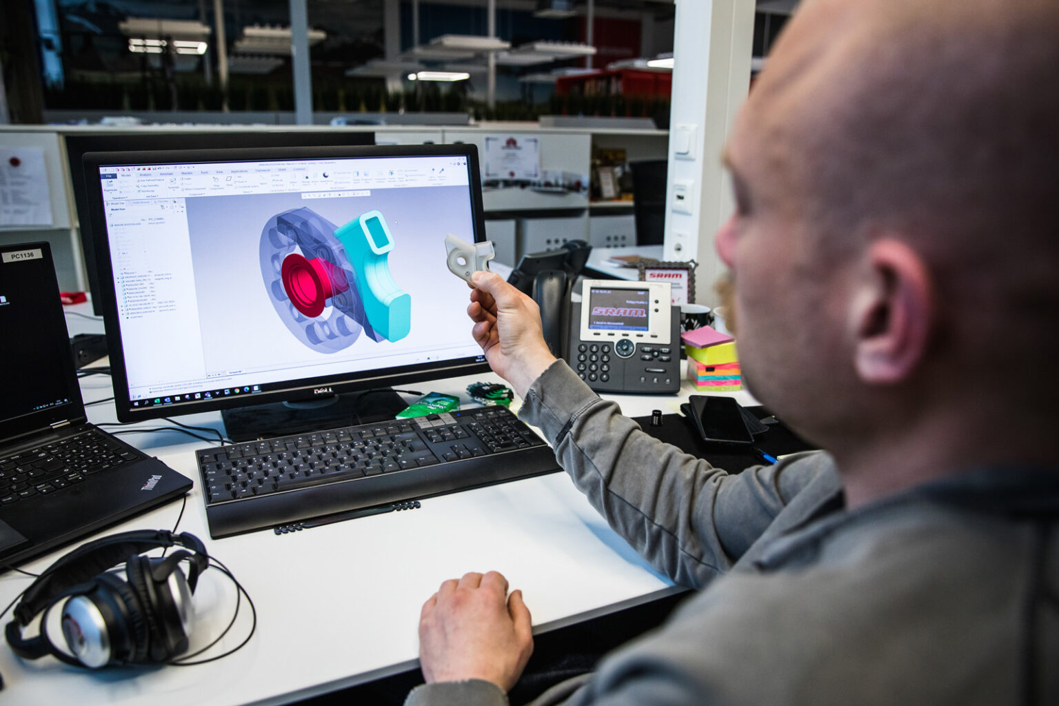 SRAM Eagle Powertrain Flies Auto-Shift & Coast-Shift | First Ride ...