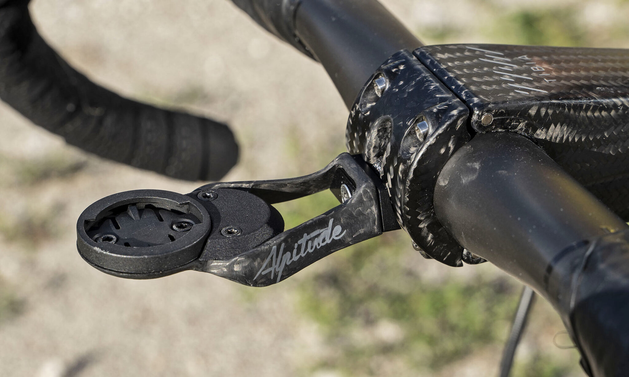 Alpitude Lays Up Superlight Carbon Stelvio HS GPS Mount For Lightest ...
