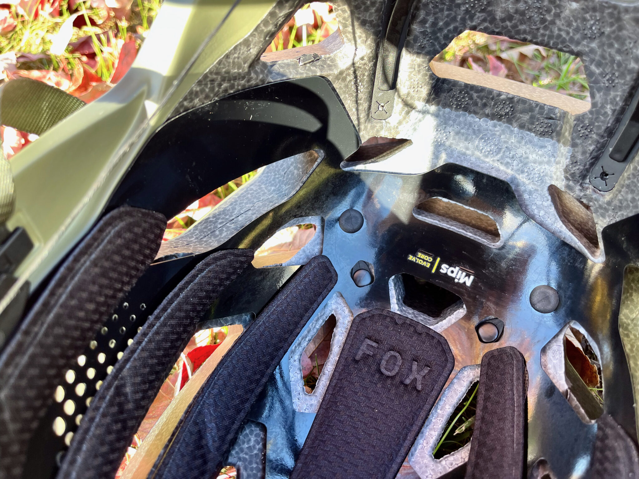 First Impressions: Fox Crossframe Pro XC/Gravel Helmet - Bikerumor