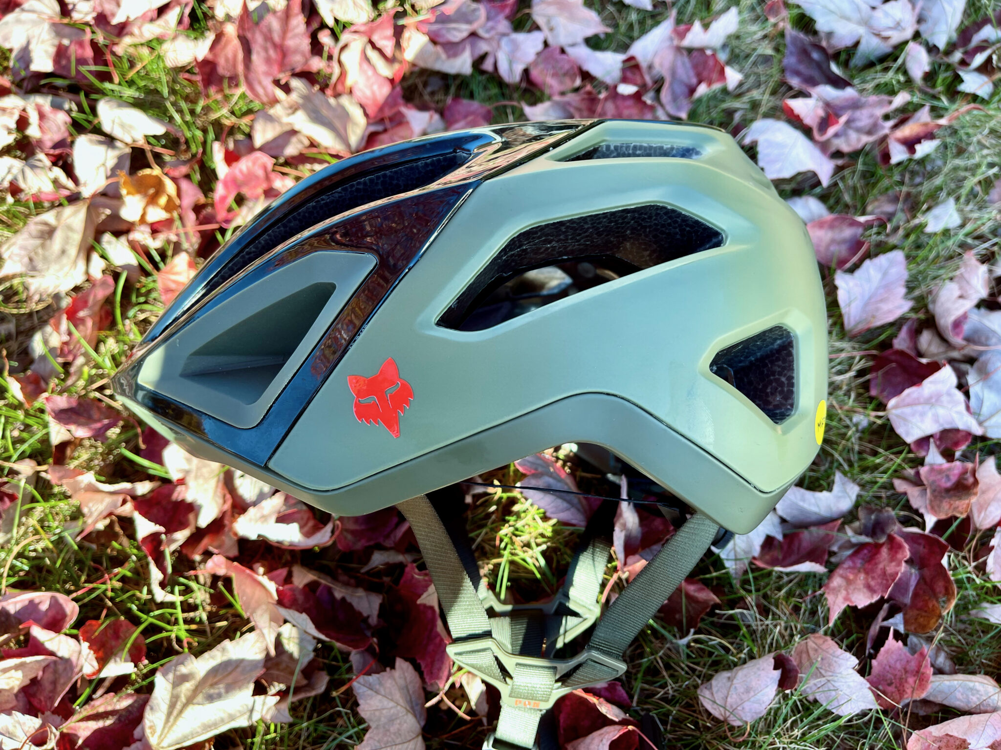 First Impressions: Fox Crossframe Pro XC/Gravel Helmet - Bikerumor