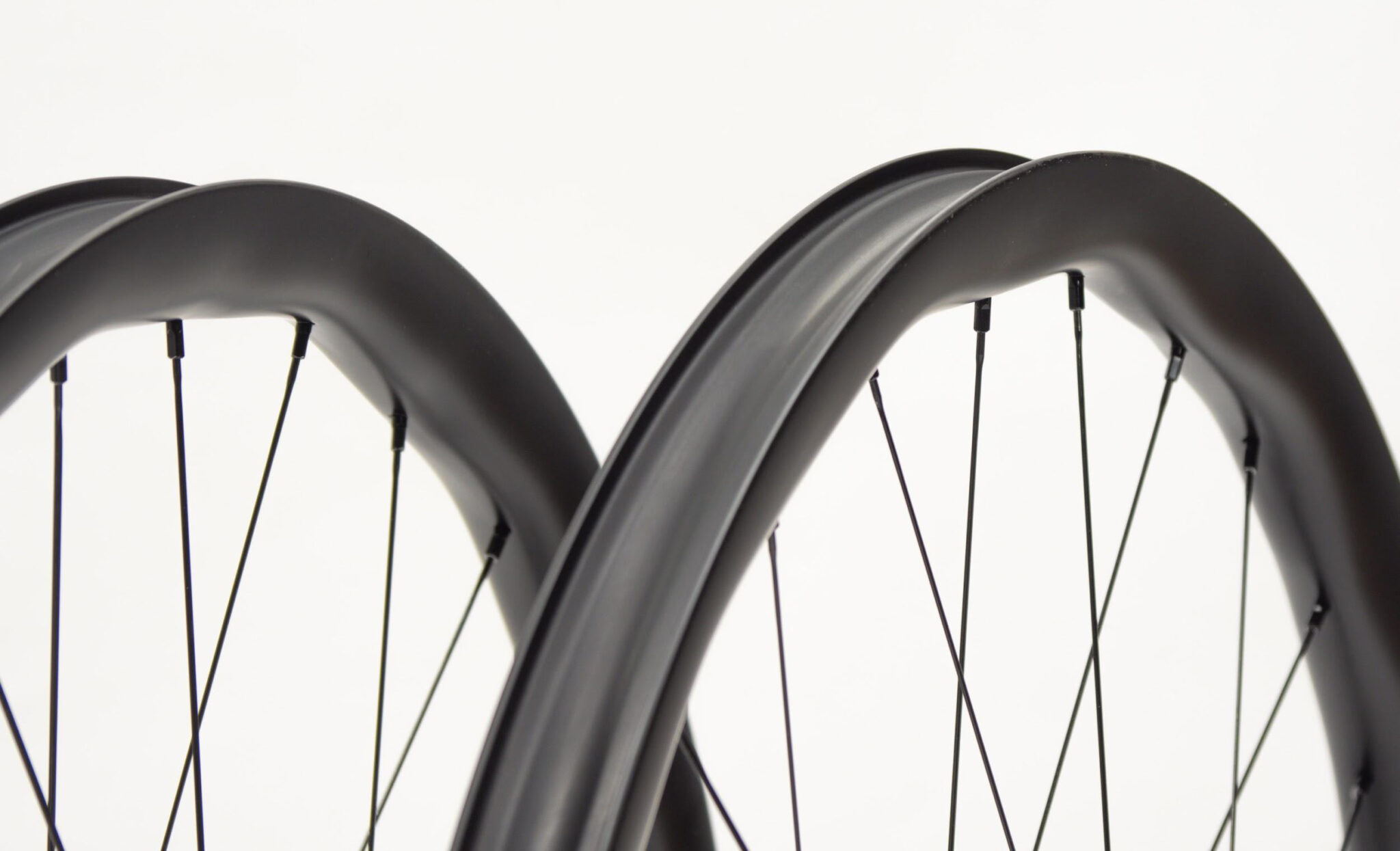 P1 Singularis is Tom Pidcock's Race Wheel, Now Available to You - Bikerumor