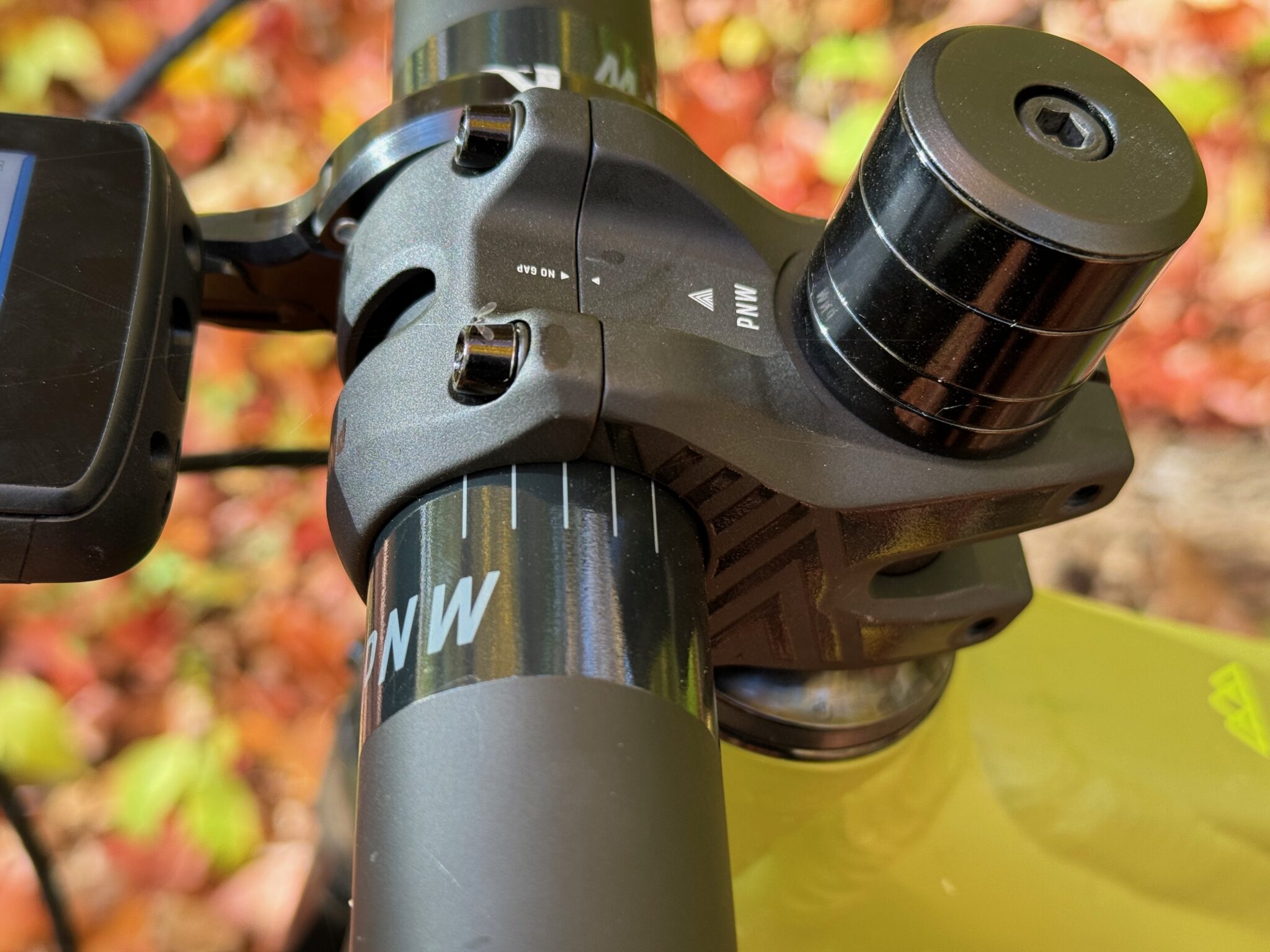 PNW Loam Carbon Handlebar Offers Predictable Comfort with CBD Layup ...