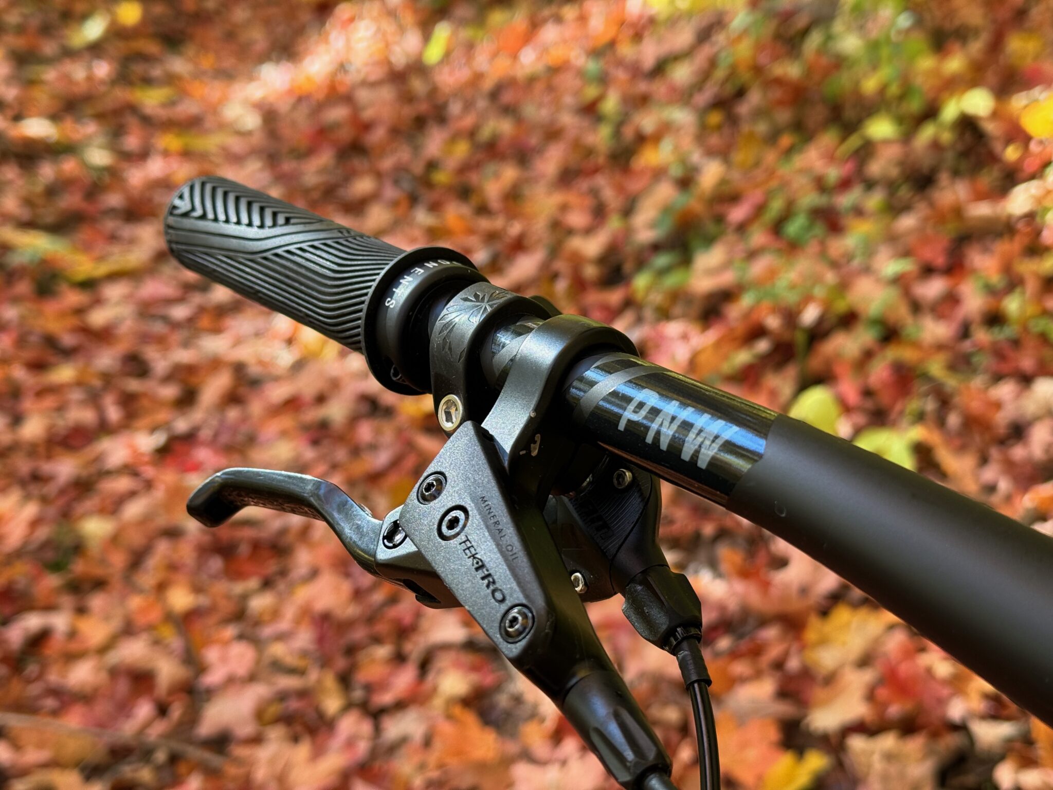 PNW Loam Carbon Handlebar Offers Predictable Comfort with CBD Layup ...