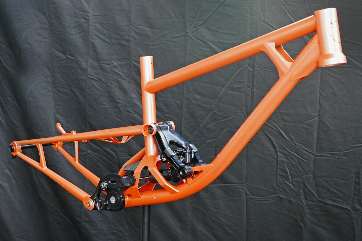 ZOceli Crafts New NaRum 135mm Short-Link Steel Full-Suspension Trail Bike for Bespoked - Bikerumor