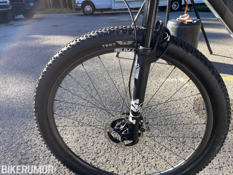 Spotted! New Fox 32 Reverse Arch XC fork - Bikerumor