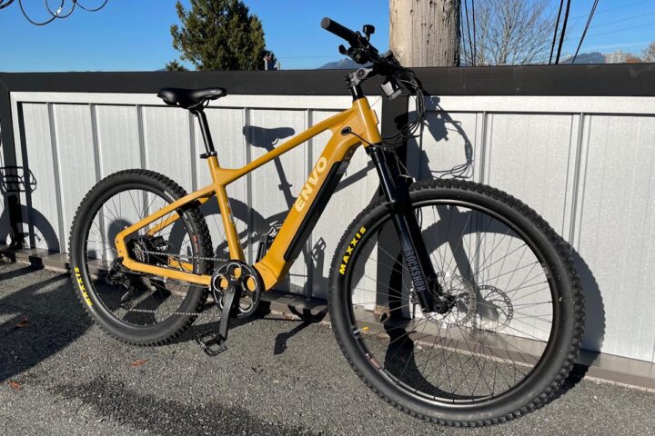 Cruising Vancouver in ENVO’s Veemo: The 3-Wheel eBike 'Car' You Can ...