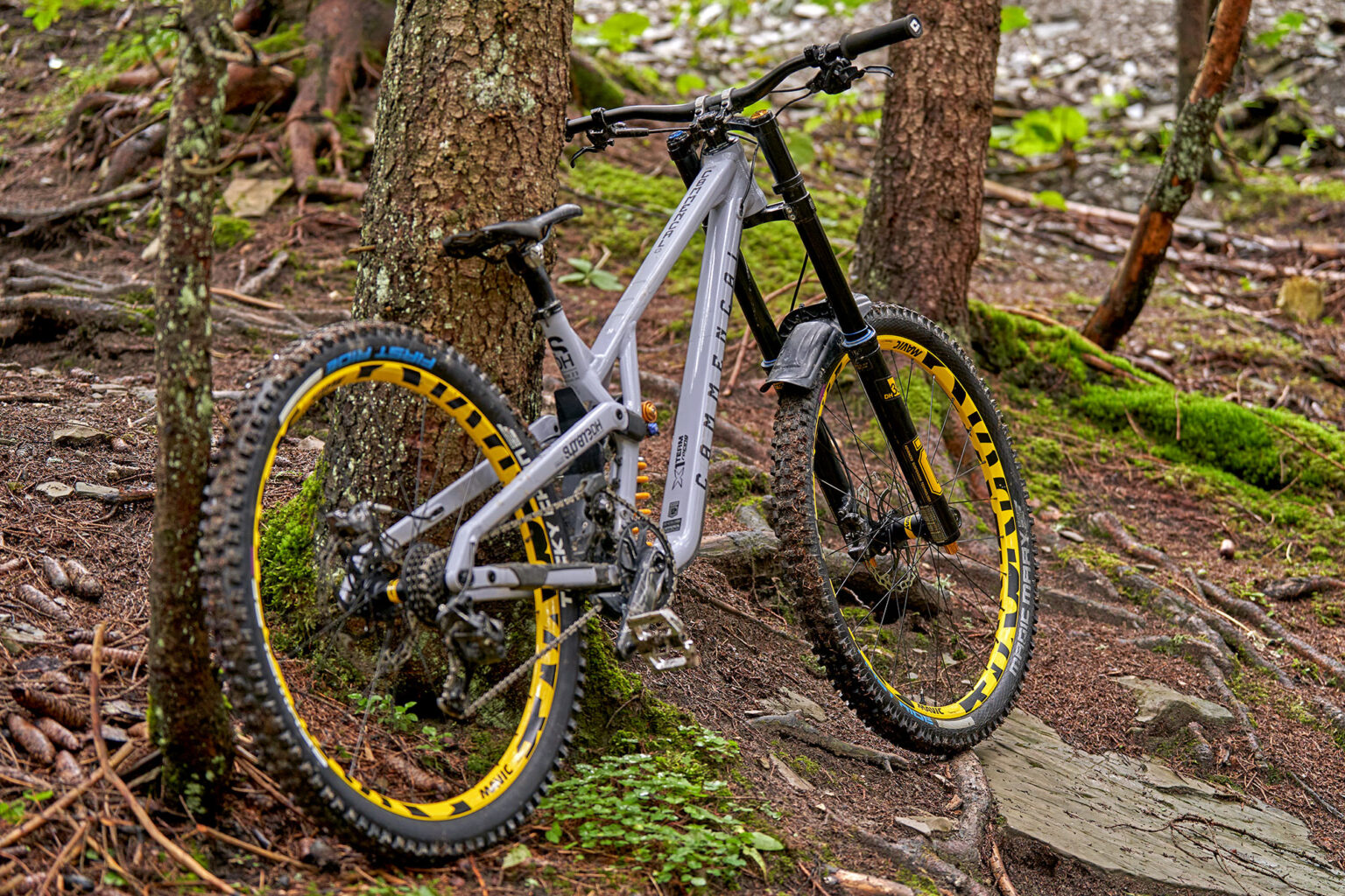 Yellow Mavic DeeMax DH Wheels Are Back as 25th Anniversary of an ...