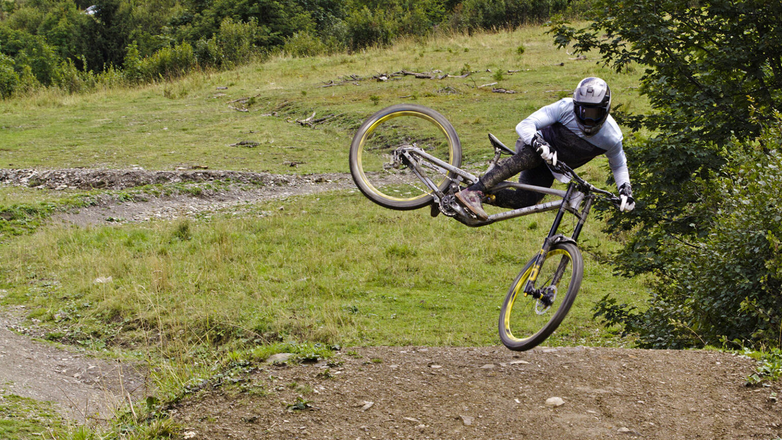 Yellow Mavic DeeMax DH Wheels Are Back as 25th Anniversary of an ...