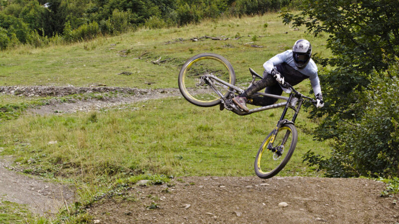 Yellow Mavic DeeMax DH Wheels Are Back as 25th Anniversary of an ...