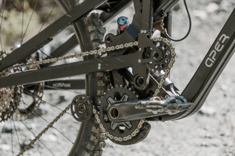 Aper KOMpace Raises High-Pivot Suspension w/ Sliding Link - Bikerumor
