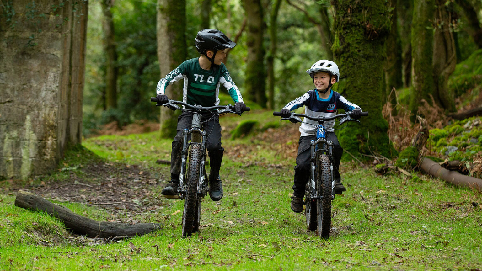 Mondraker Kids Get Rad on Scaled-Down Performance Mountain Bikes & eBikes - Bikerumor