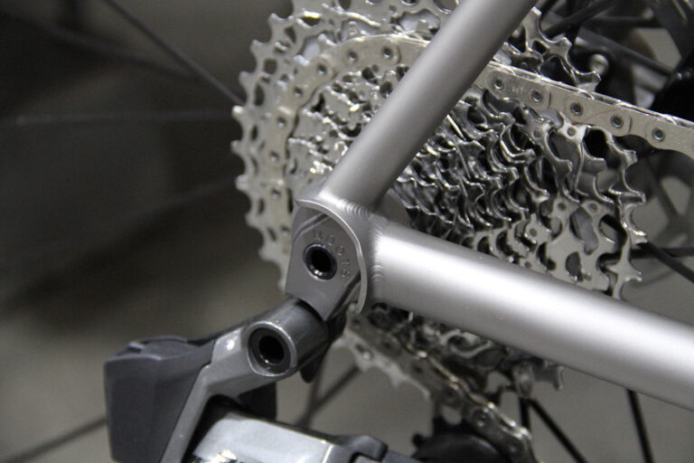 Moots Vamoots 33 All-Road Bike Makes Colorado Titanium A Bit More ...