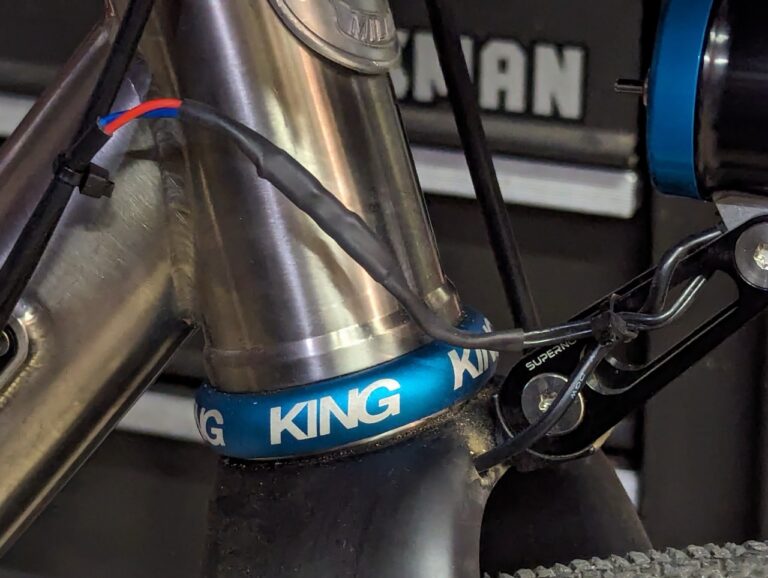 Review: Why You Need the Sinewave Beacon 2 Dynamo Light - Bikerumor