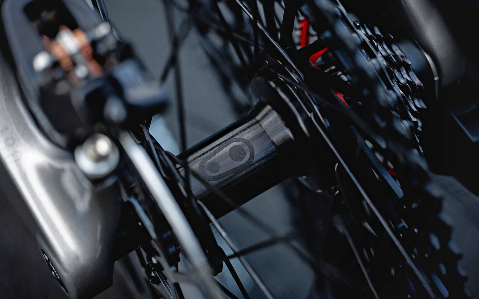 YT Capra Adds Core 5, a Race-Spec Carbon Enduro Bike with Öhlins & X0 ...