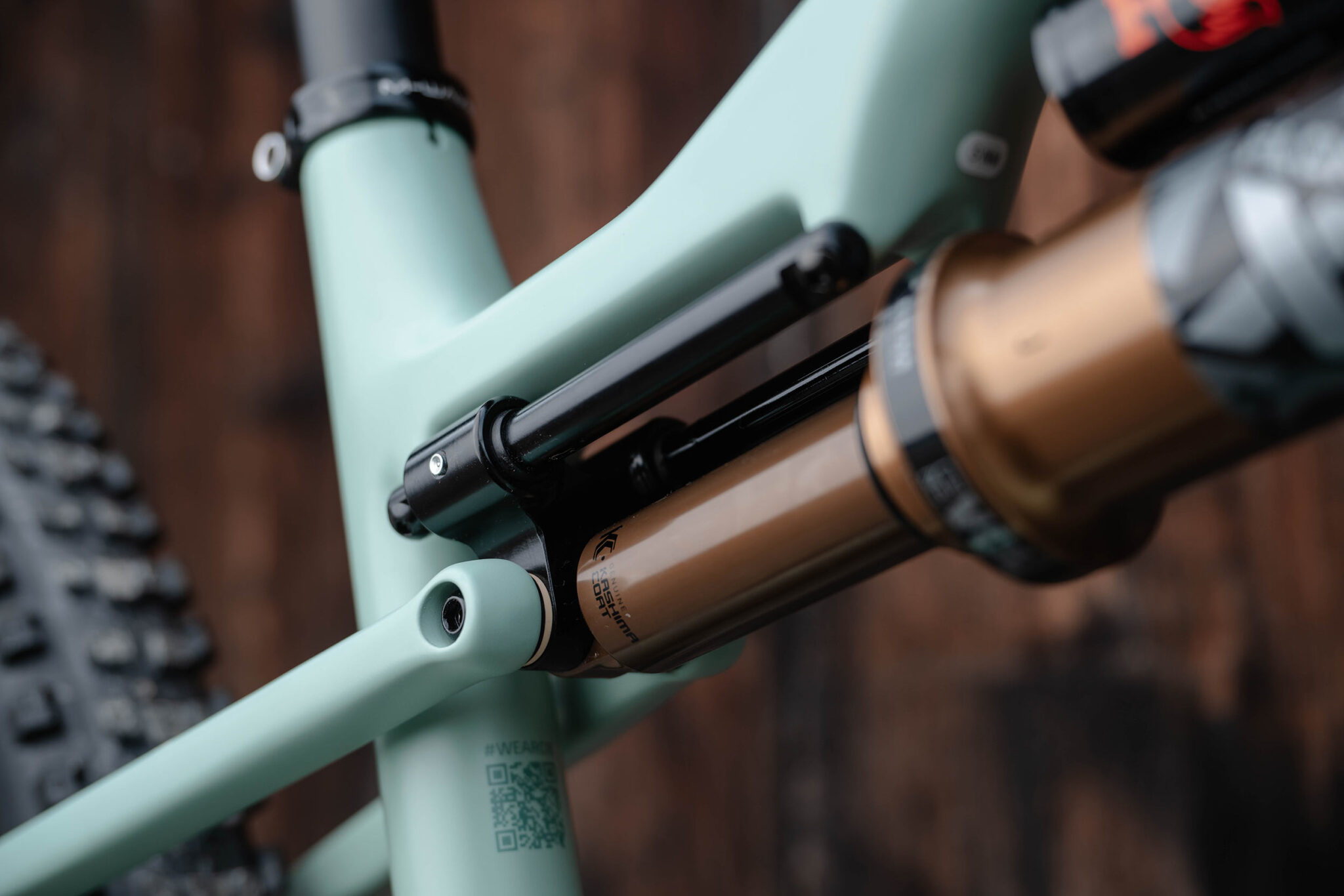 ARC8 Extra 2.0 Enduro Bike Coils Up with a Sliding Pivot - Bikerumor