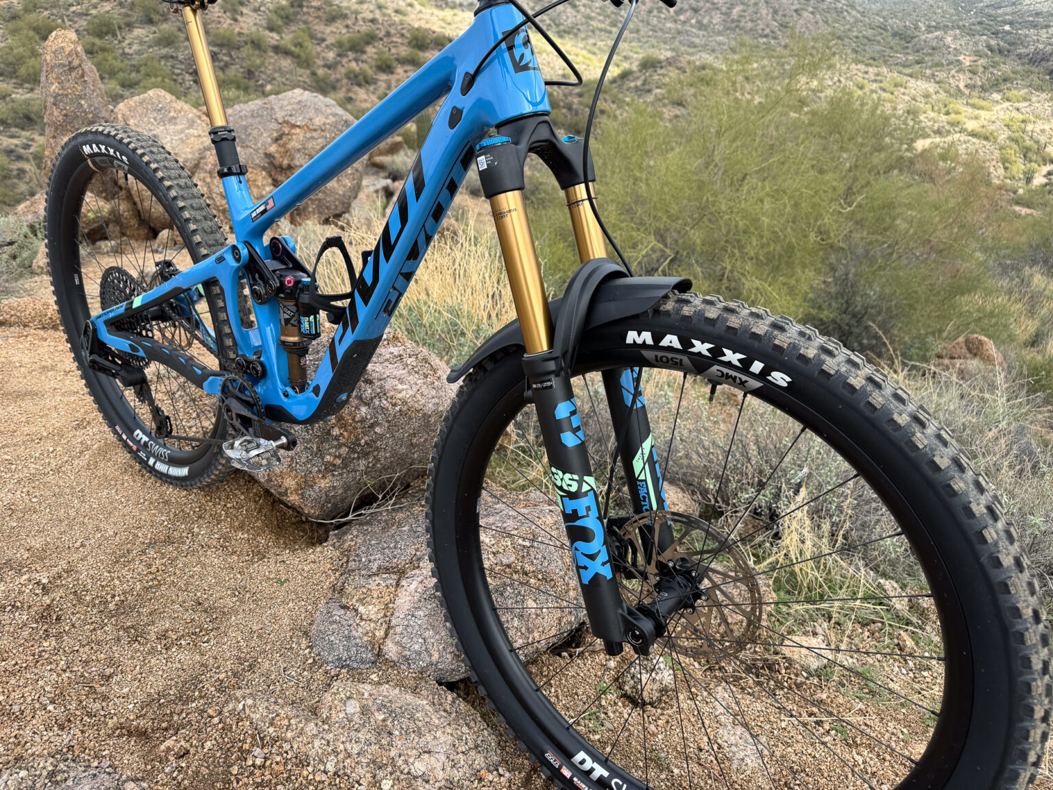 Pivot Switchblade Gets a New Edge with Improved Suspension & Updated ...
