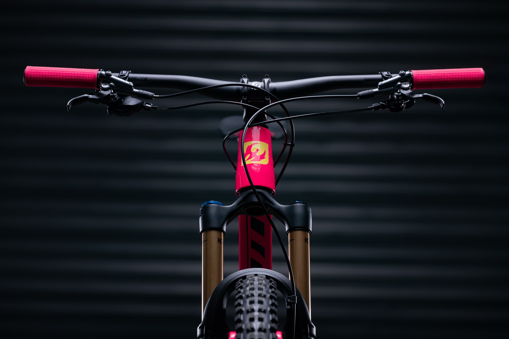 Pink Switchblade is a Limited Edition Homage to the Original Sun Eagle ...