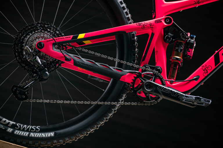 Pink Switchblade is a Limited Edition Homage to the Original Sun Eagle ...