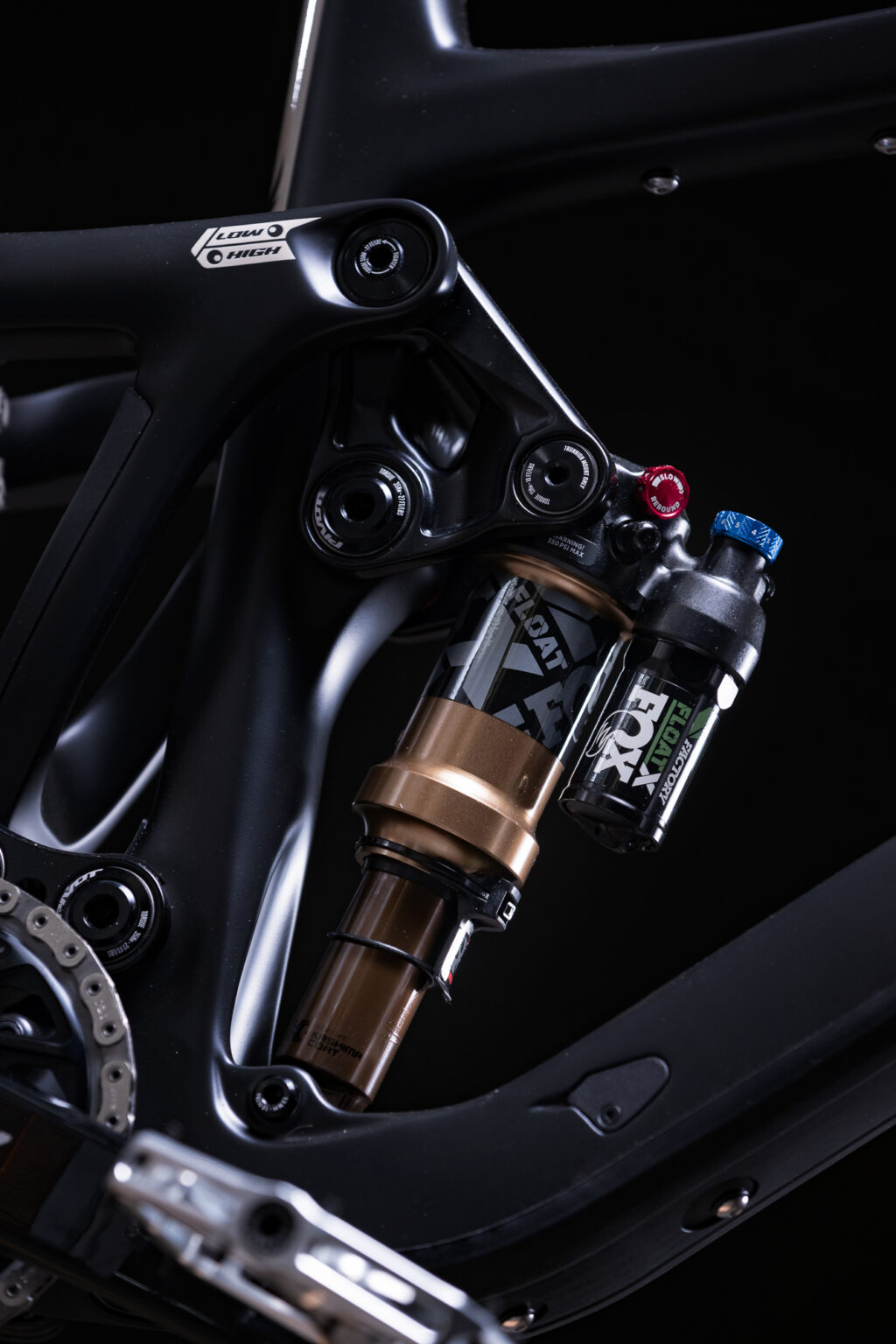 Pivot Switchblade Gets a New Edge with Improved Suspension & Updated ...