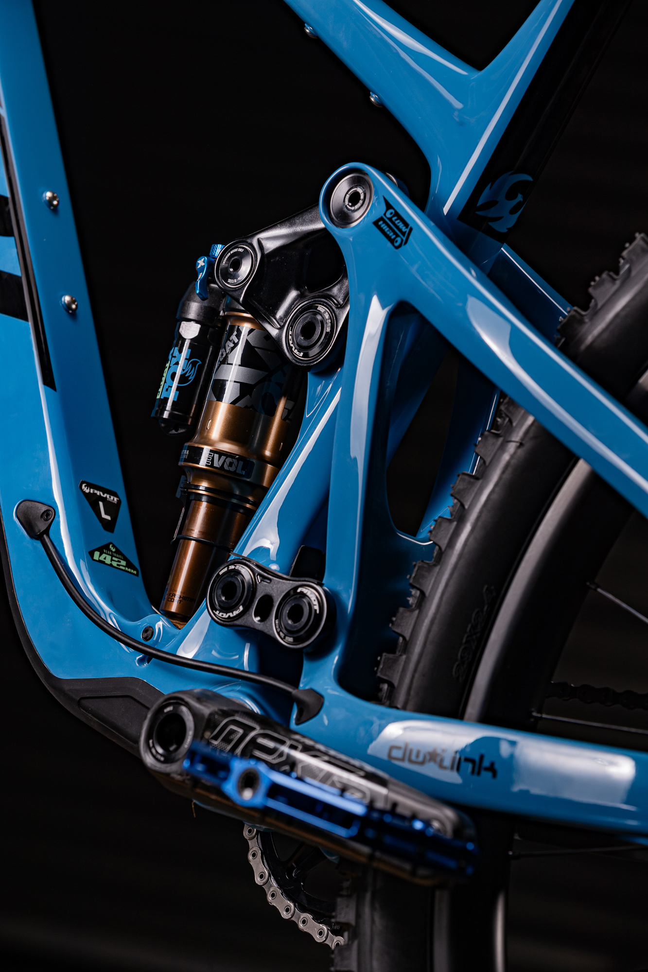 Pivot Switchblade Gets a New Edge with Improved Suspension & Updated ...