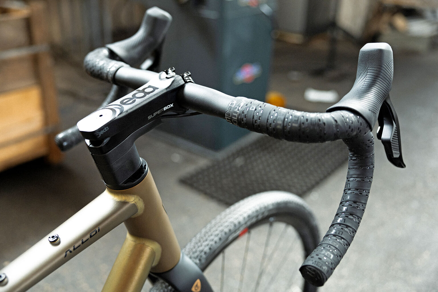 Titici Alloi AND Italian Aluminum Gravel Bike Updated with Killer Ano ...