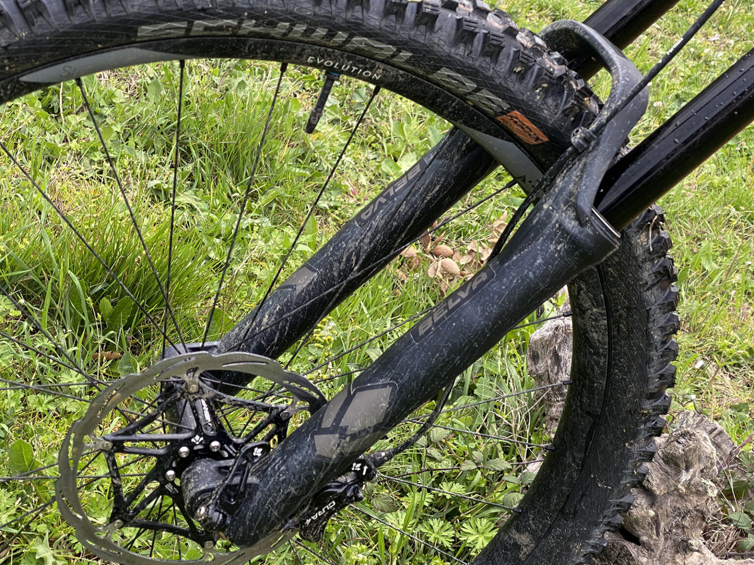 Formula Belva Dual-Crown Enduro Fork Delivers Light, Supple Precision ...