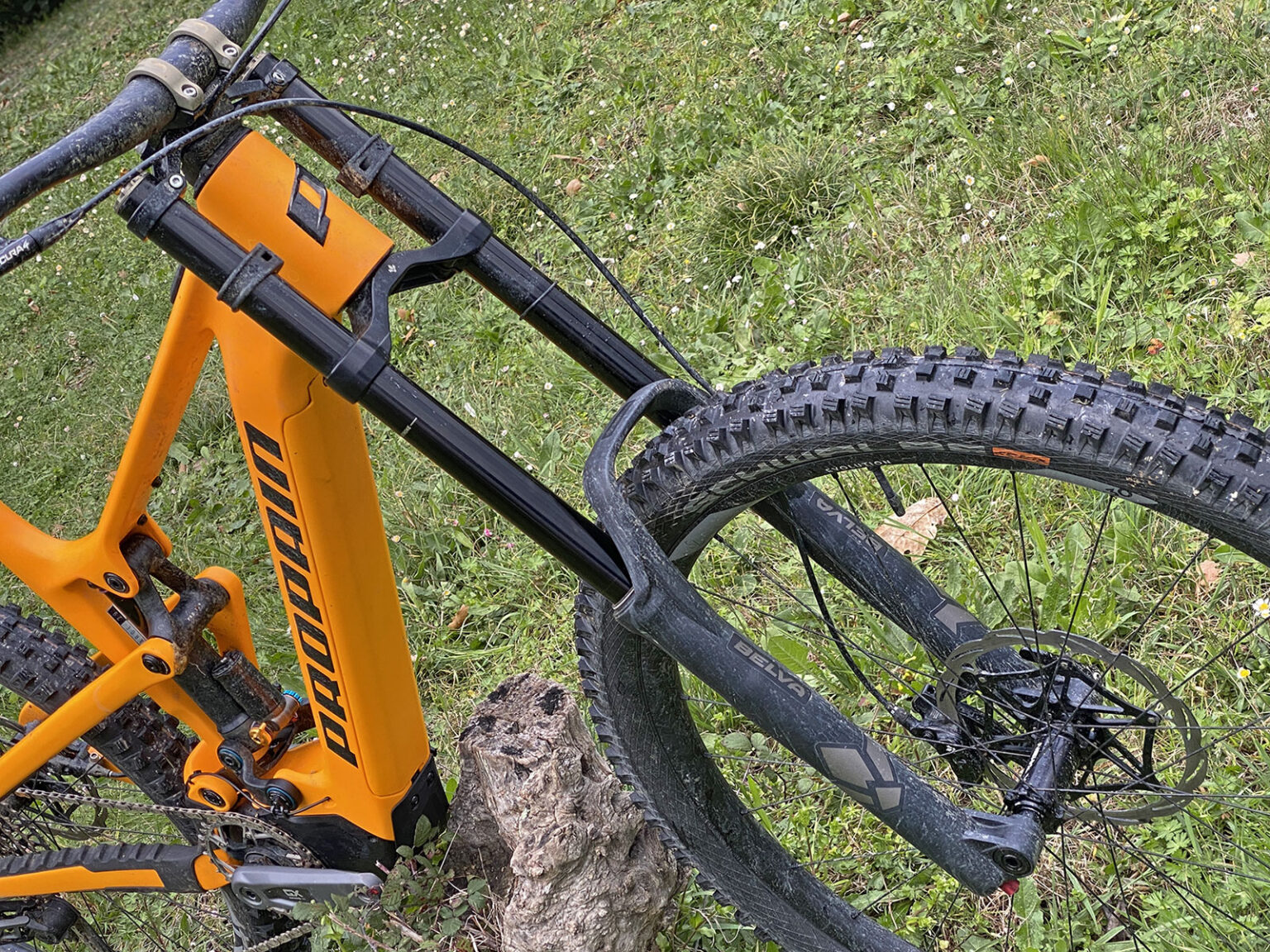 Formula Belva Dual-Crown Enduro Fork Delivers Light, Supple Precision ...