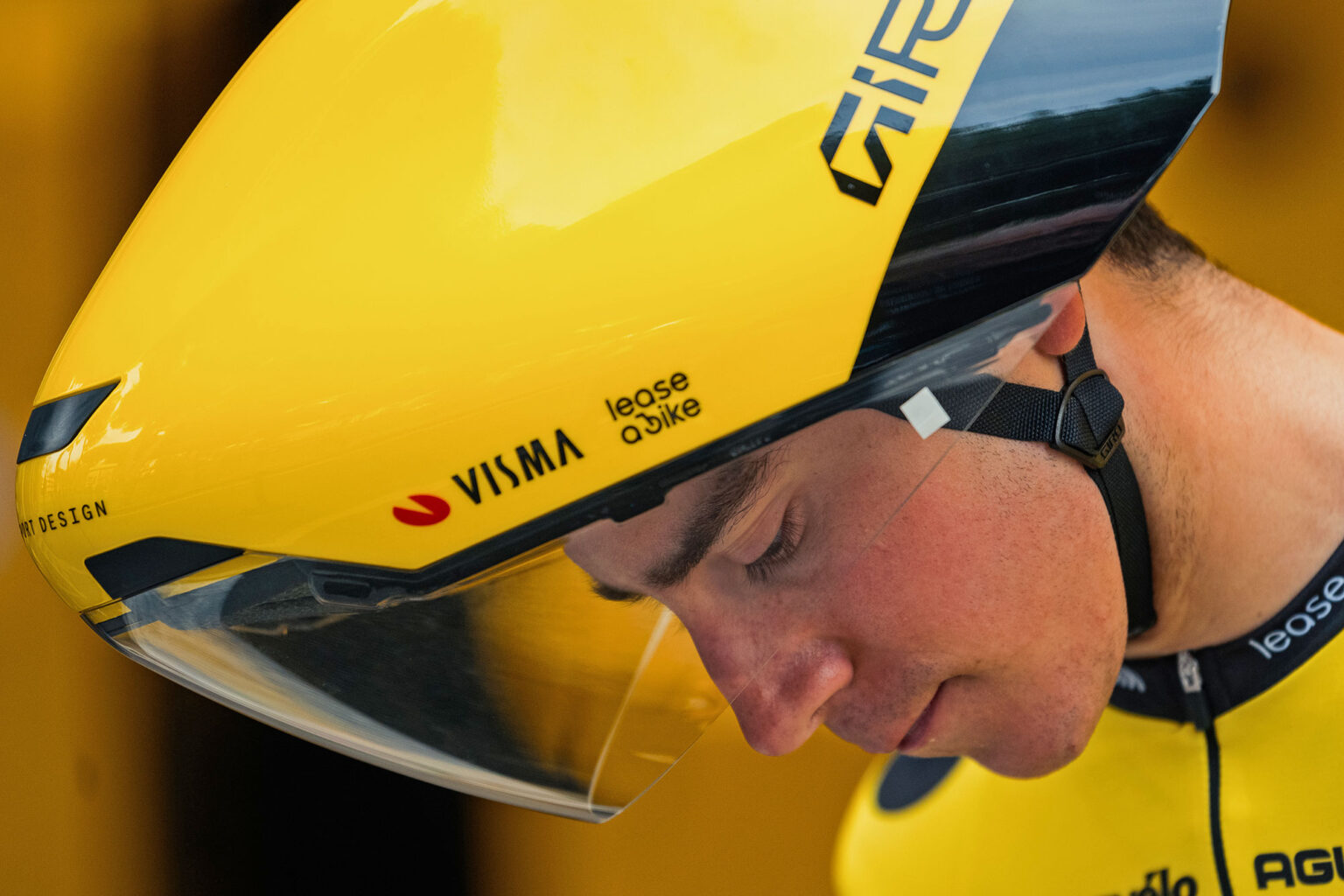 Wild Giro Aerohead 2.0 TT Helmet Propels Team Visma-LeaseABike to Ludicrous Speed - Bikerumor
