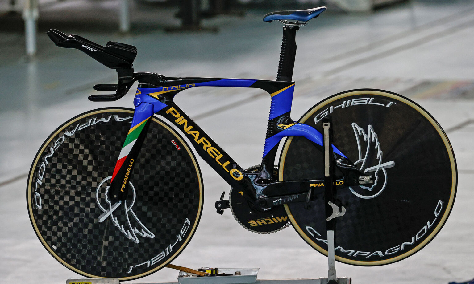 Can a €28,750 Pinarello Bolide F HR 3D Track Bike Frame Help Italy Win ...