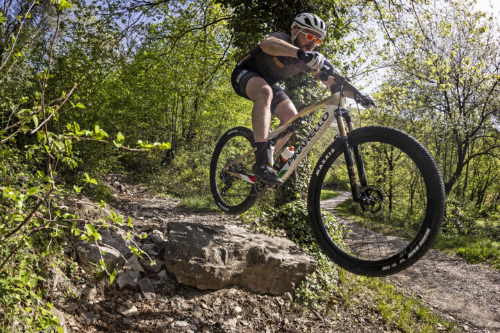 First Rides: A Stiffer FOX 32 Step Cast XC Fork Feels Light, Fast & Capable for just 100mm ...