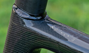 Chris King AeroSet 1, 2, 3... Fully Integrated Cable Routing For All in ...