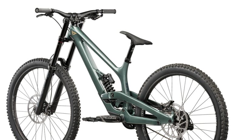 All-New YT Tues mk4 Carbon DH Bike Hits the Slopes with Much More ...