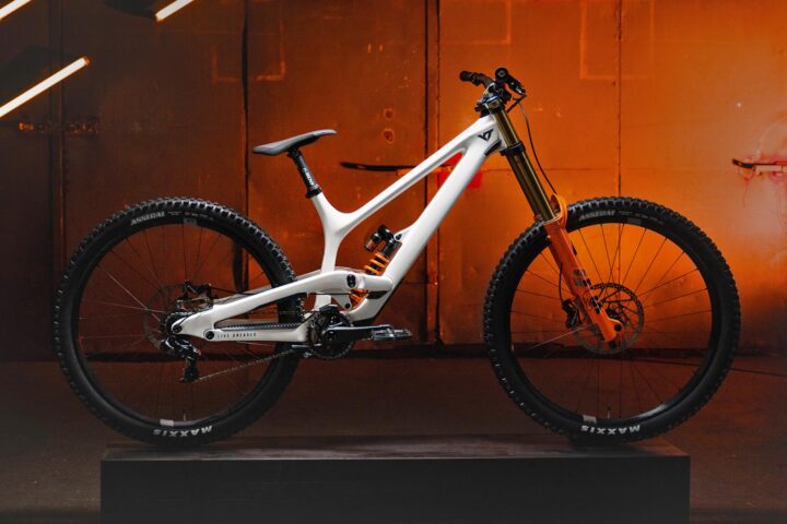 All-New YT Tues mk4 Carbon DH Bike Hits the Slopes with Much More ...